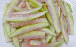 西瓜皮炒菜有什么好处_西瓜皮怎么炒好吃