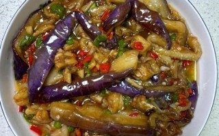 家常红烧茄子怎么做_茄子不吸油的小窍门