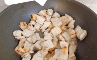 土豆红烧肉怎么做才好吃_正宗做法详细步骤