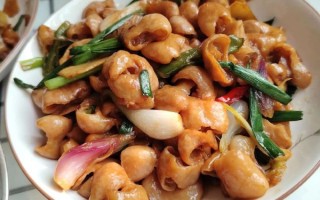 猪大肠怎么炒才脆_猪大肠焯水还是生炒