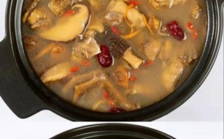 老鸭煲汤用什么材料最补_老鸭煲汤怎么煲才鲜