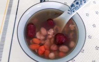 红豆薏米芡实粥的功效与禁忌_红豆薏米芡实粥能天天喝吗