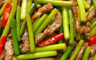 青蒜炒肉丝怎么炒才嫩_青蒜炒肉丝的家常做法