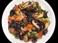 香菇木耳炒肉怎么做_香菇木耳炒肉热量高吗