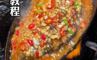 铁板鲫鱼怎么做_铁板鲫鱼家常做法