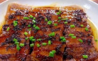 家常梅菜扣肉最简单的做法_梅菜扣肉蒸多久才够软烂