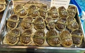 蟹膏黑色是什么原因_蟹膏发黑还能吃吗