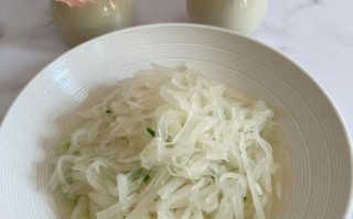 清炒白萝卜怎么做才好吃_白萝卜要不要焯水