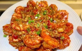 蒜蓉油焖大虾怎么做_蒜蓉油焖大虾的窍门