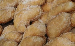馓子怎么做才酥脆_家常炸馓子技巧