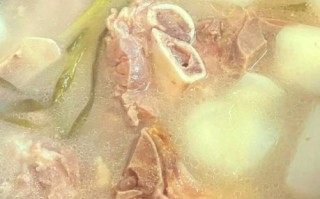 棒骨汤怎么炖才白_棒骨汤需要焯水吗