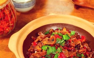 腊肥肠怎么做好吃_腊肥肠炒什么配菜最香