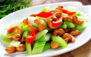 腰果西芹怎么做_腰果西芹需要焯水吗