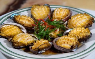 蒸鲍鱼怎么做_蒸鲍鱼需要几分钟