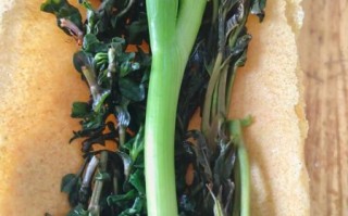 煎饼卷大葱怎么做_煎饼卷大葱的营养价值