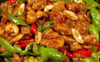 青椒炒鸡腿怎么做_青椒炒鸡腿热量高吗