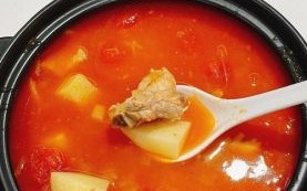 番茄排骨汤怎么做_番茄排骨汤的功效