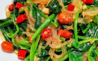 炝拌菠菜怎么做_炝拌菠菜焯水几分钟