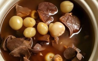 莲子猪心汤的做法_莲子猪心汤的功效与禁忌