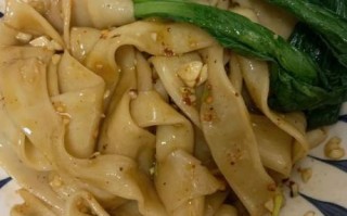 家庭版油泼面怎么做_正宗油泼面需要什么调料