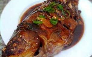 醋焖小鲫鱼怎么做_醋焖小鲫鱼最正宗的做法