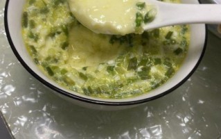 小葱炖蛋怎么做_蒸多久才嫩滑