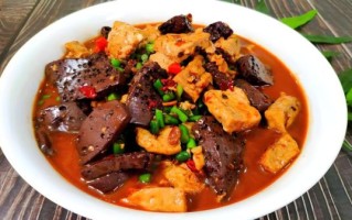 羊血豆腐怎么做好吃_羊血豆腐的家常做法