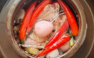 泡菜坛子第一次用怎么处理_新坛子怎么开坛不裂