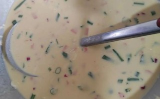 早餐煎饼怎么做_家常煎饼面糊比例