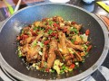 干锅鸭怎么做才入味_干锅鸭用什么配菜最好