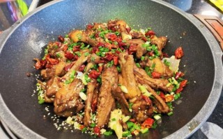 干锅鸭怎么做才入味_干锅鸭用什么配菜最好