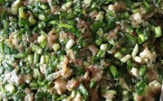 韭菜肉馅饺子怎么调馅不出水_韭菜饺子馅的秘诀
