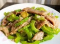 苦瓜炒肉怎么做_苦瓜炒肉怎么炒不苦