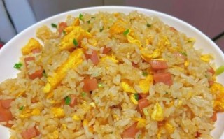 鸡蛋火腿炒饭怎么做_火腿炒饭怎么炒才香