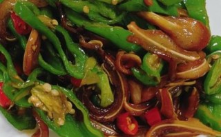 爆炒猪耳朵怎么做_爆炒猪耳朵需要焯水吗