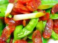 腊肠荷兰豆怎么炒才脆_腊肠荷兰豆焯水吗