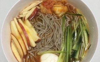 朝鲜热面汤汁怎么做_正宗朝鲜冷面汤调配比例