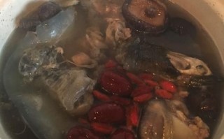淮山杞子炖水鱼的做法_孕妇能吃吗