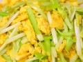 韭菜黄炒鸡蛋怎么炒才嫩_韭菜黄要不要焯水