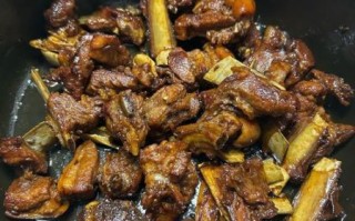 高压锅炖羊排怎么做_羊排去膻味技巧