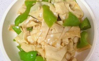 尖椒干豆腐怎么做嫩_尖椒干豆腐嫩滑技巧