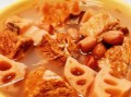 花生莲藕排骨汤怎么做_莲藕汤去腥技巧
