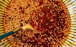 怎么熬辣椒油才能又香又辣_辣椒油怎么做才香而不糊