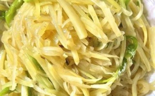 青椒土豆丝炒肉怎么做_炒多久才脆嫩