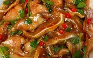 凉拌猪耳朵怎么做_凉拌猪耳朵需要焯水吗