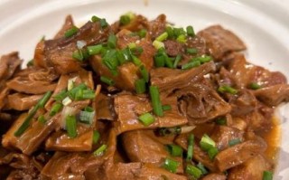 南乳五花肉焖笋干怎么做_南乳五花肉焖笋干的家常做法