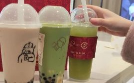 手捧奶茶怎么拍好看_奶茶照片拍摄技巧