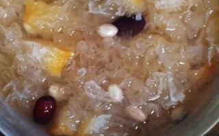 电炖锅银耳慢炖一夜可以吃吗_银耳汤隔夜有毒吗