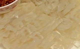 猪皮冻怎么做才透亮_猪皮冻怎么去除腥味