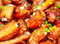 锡纸烤蒜香排骨怎么做_锡纸烤排骨腌制多久入味